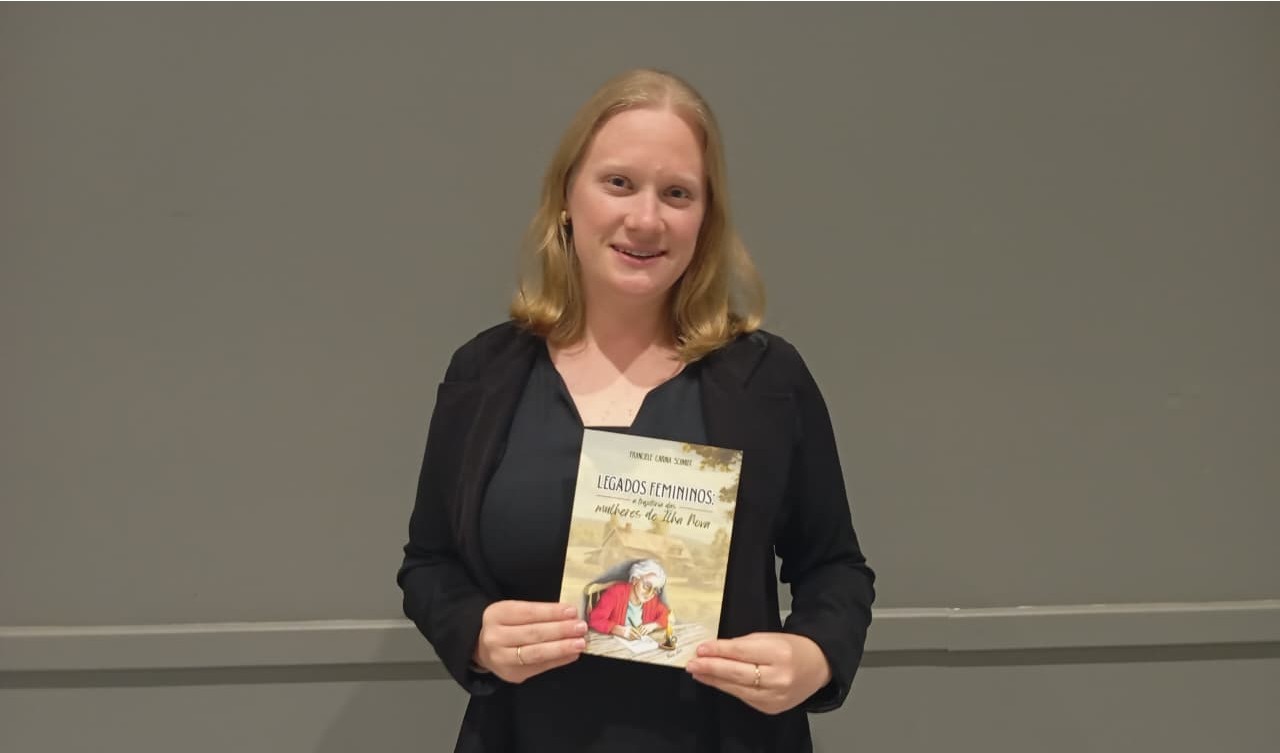 Historiadora Franciele Carina Schmidt lança livro sobre o legado das ...